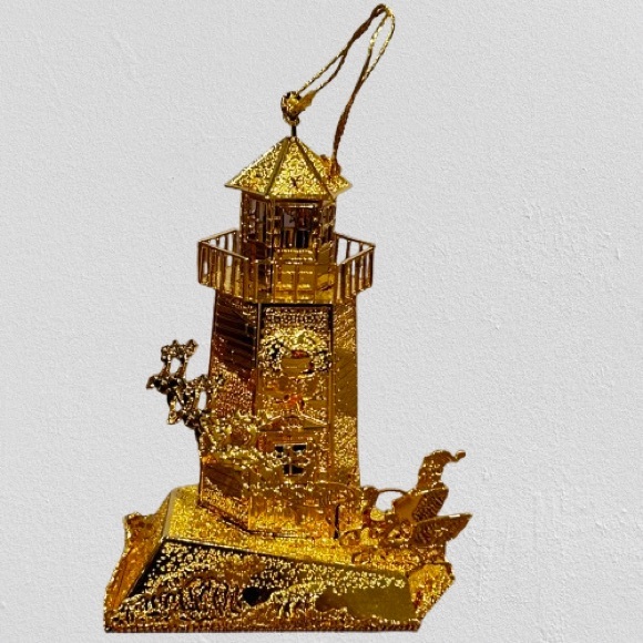 Danbury Mint | Holiday | Danbury Mint 998 North Pole Lighthouse Annual ...